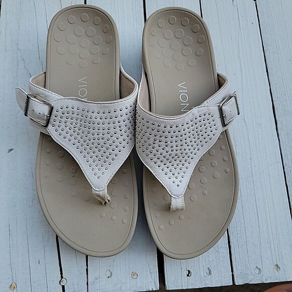 Vionic | Shoes | Vionic Womens Capitola Off White Orthopedic Studded ...